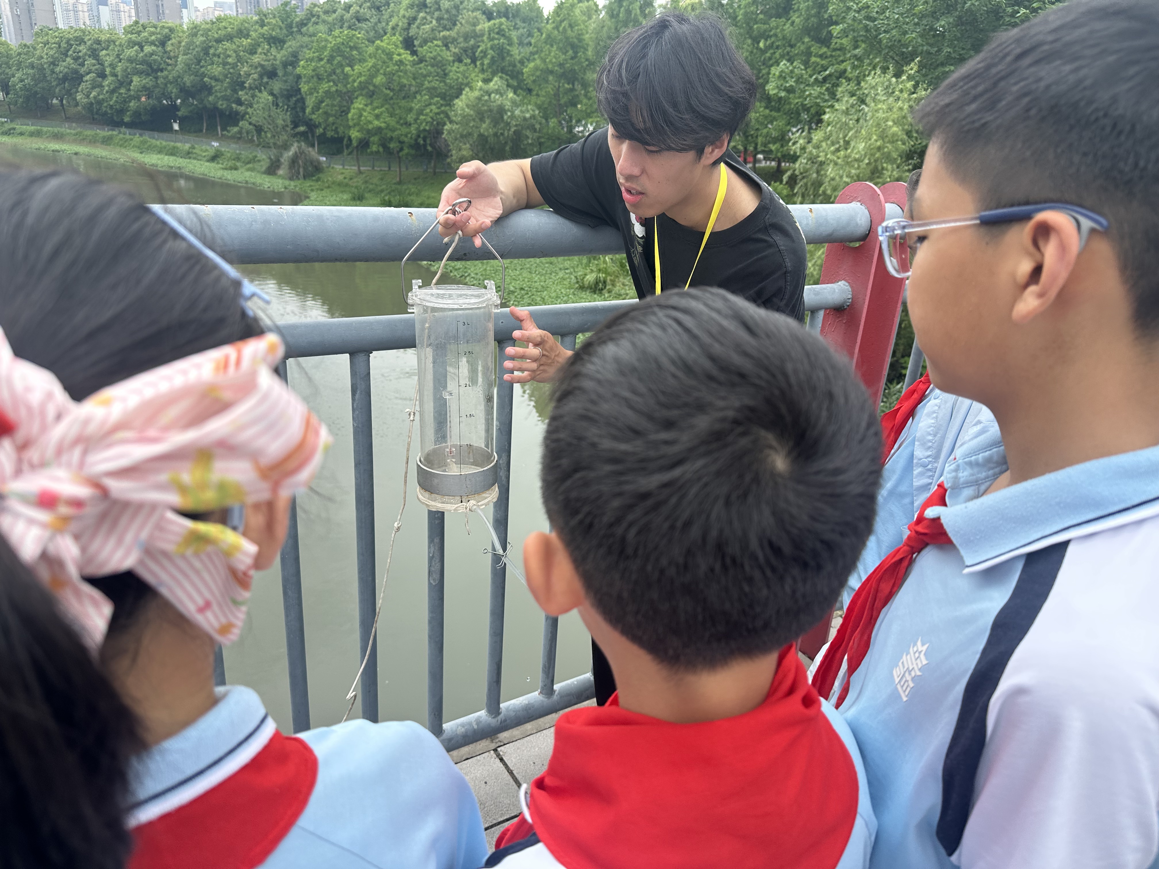 探寻水质奥秘 共护河湖碧水